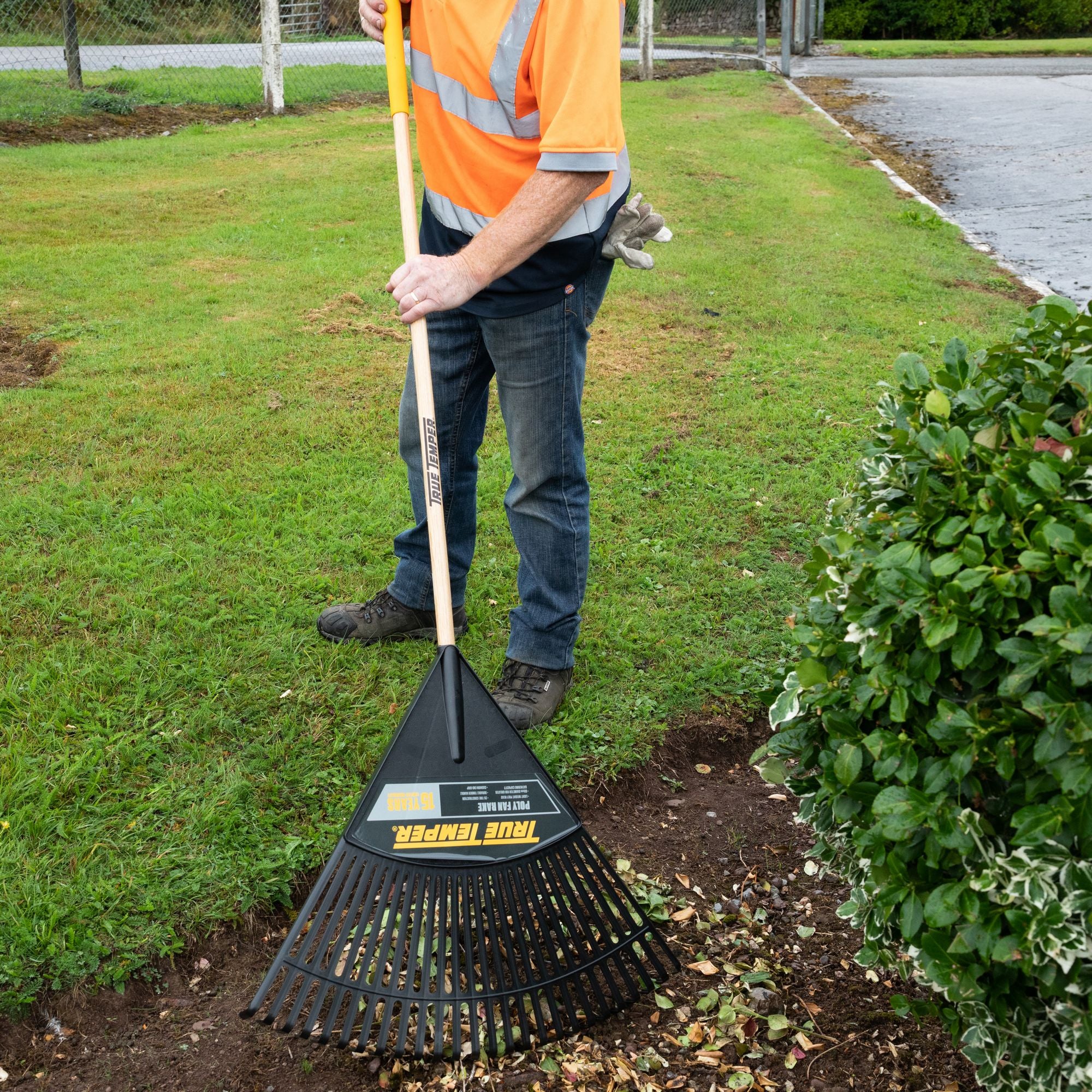 T T Poly Fan Leaf Rake 60cm 26 Tooth homeland ie